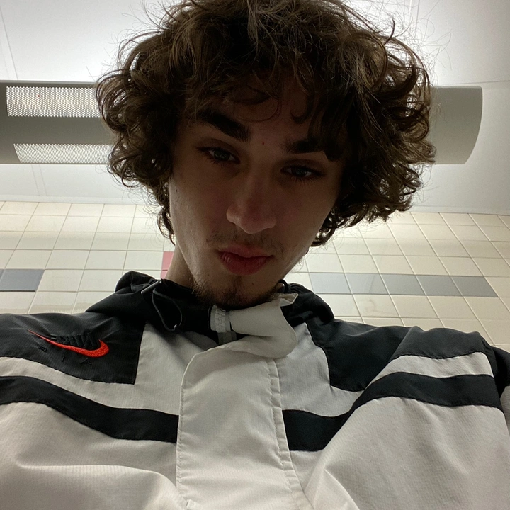 Darren Levy- @darrenlevyofficial TikTok 分析|プロフィール、動画、ハッシュタグ | Exolyt