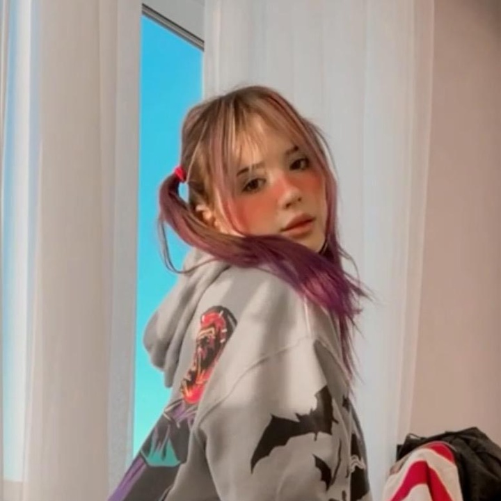 угадаешь чьё личико?🥺 ️ я бы такую чипсину съела бы с удовольствием🥵 ...